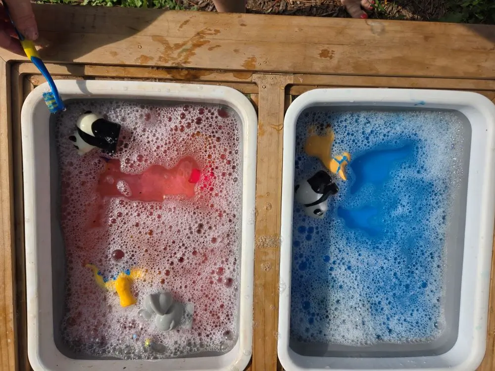 Animal Wash Sensory Bin – A Fun and Easy Toddler Activity